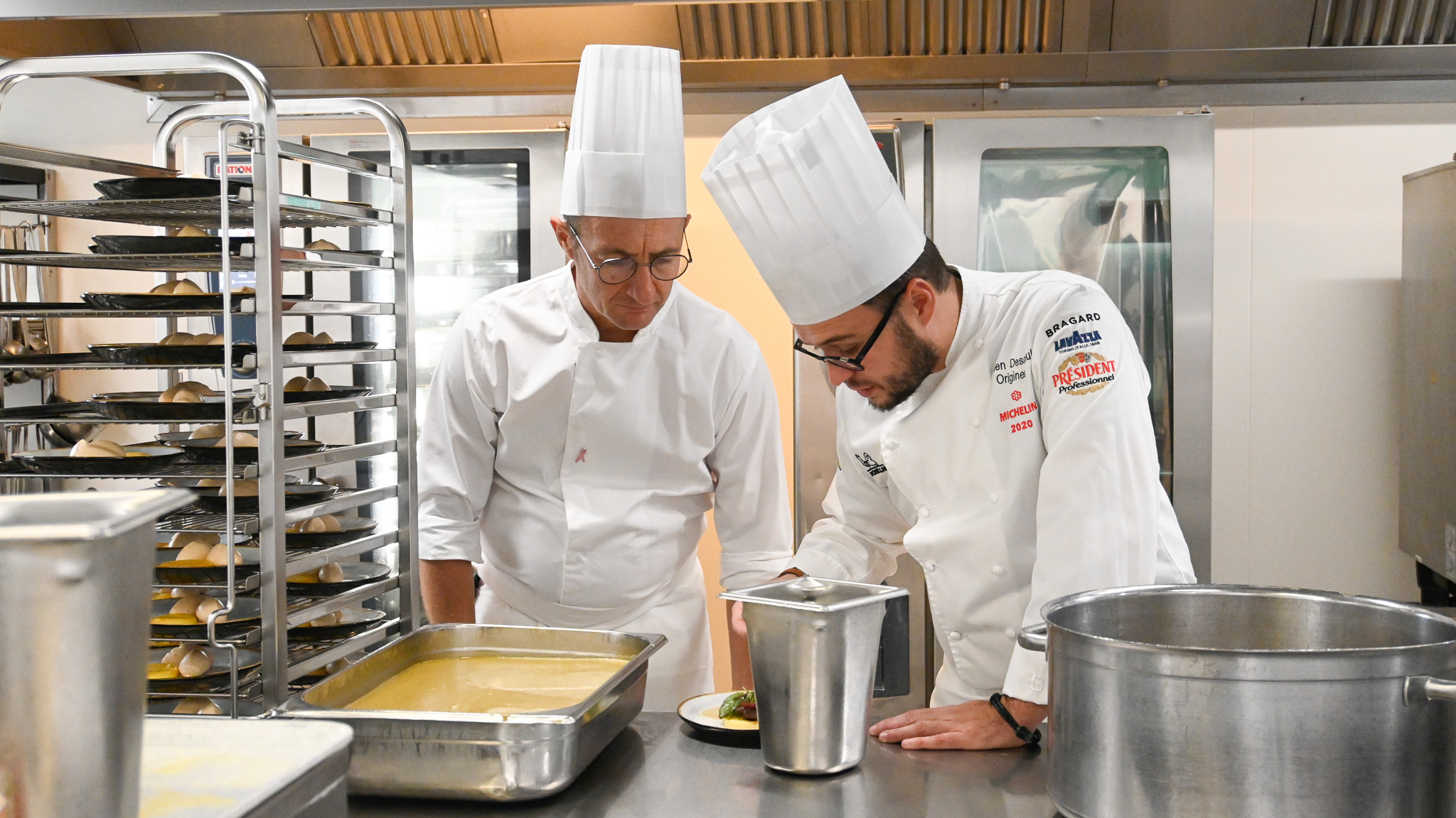 Le chef étoilé Adrien DESCOULS propose un repas gastronomique au Centre ...