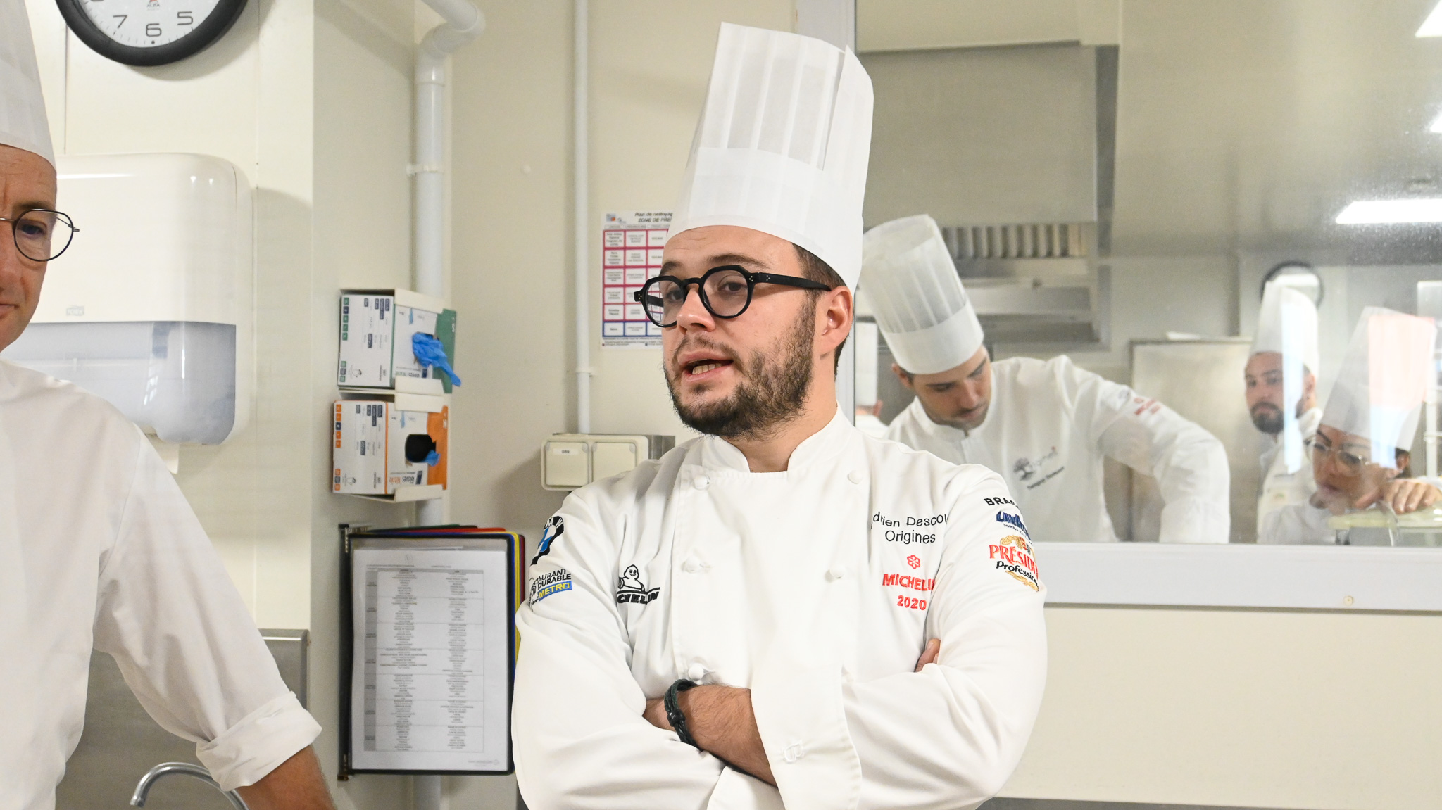 Le chef étoilé Adrien DESCOULS propose un repas gastronomique au Centre ...