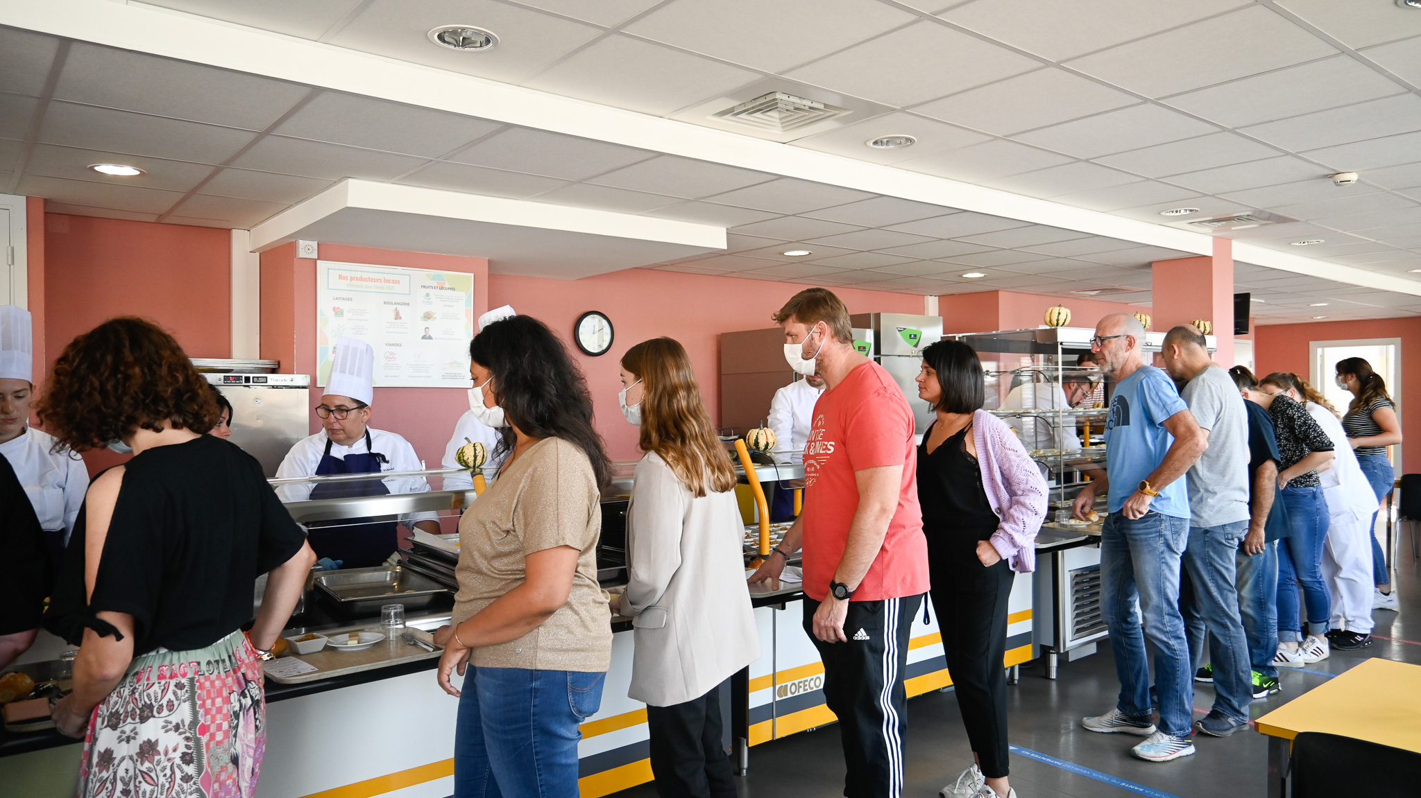 Le chef étoilé Adrien DESCOULS propose un repas gastronomique au Centre Jean PERRIN